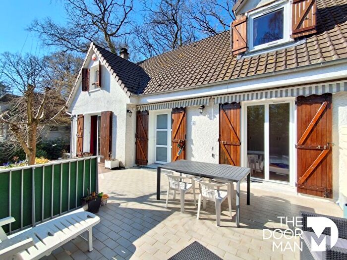 Maison à vendre - Le Perray-en-Yvelines - 6 pièces - 3 chambres