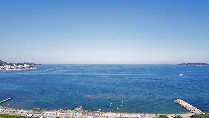 Maison à vendre - Sainte-Maxime, Virgiles, Capet dAzur, Souleyas, Croisette - 8 pièces - 7 chambres