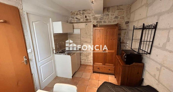 Appartement 1 pièce à Centre Ville-Mejan-La Cité, Arles, à louer