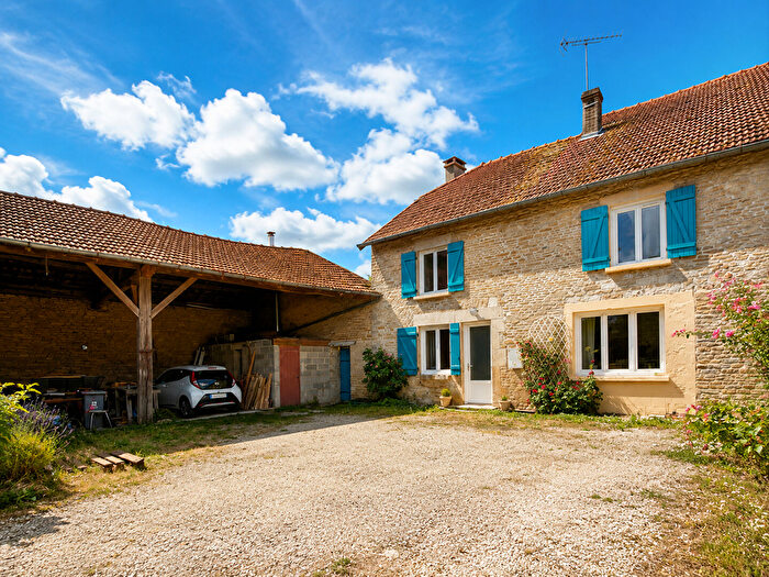 Semoutiers-Montsaon - Maison 5 pièces à louer