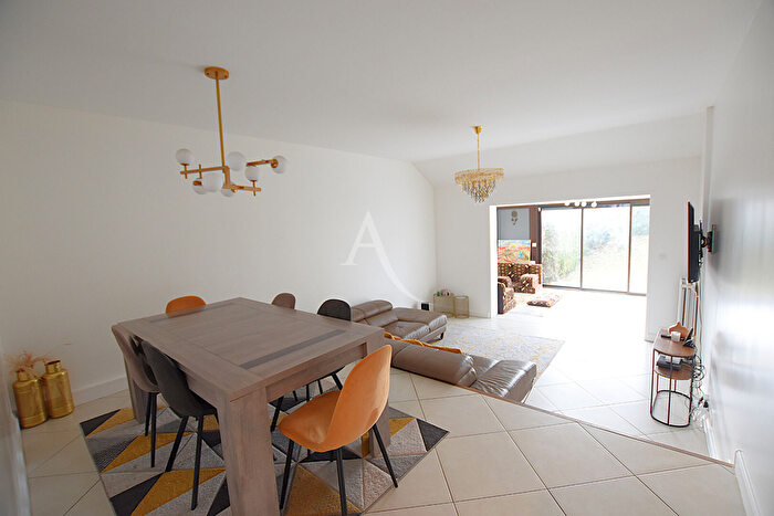 Maison à louer - Cergy, Axe Majeur, Horloge - 7 pièces - 4 chambres