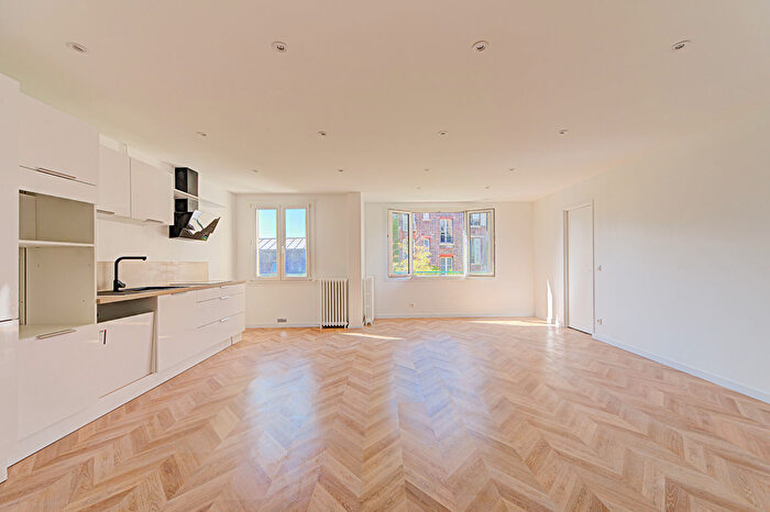Appartement 4 pièces à vendre à Suresnes, Centre-ville