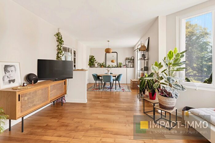 Suresnes, Cité Jardins : Appartement 2 pièces à vendre
