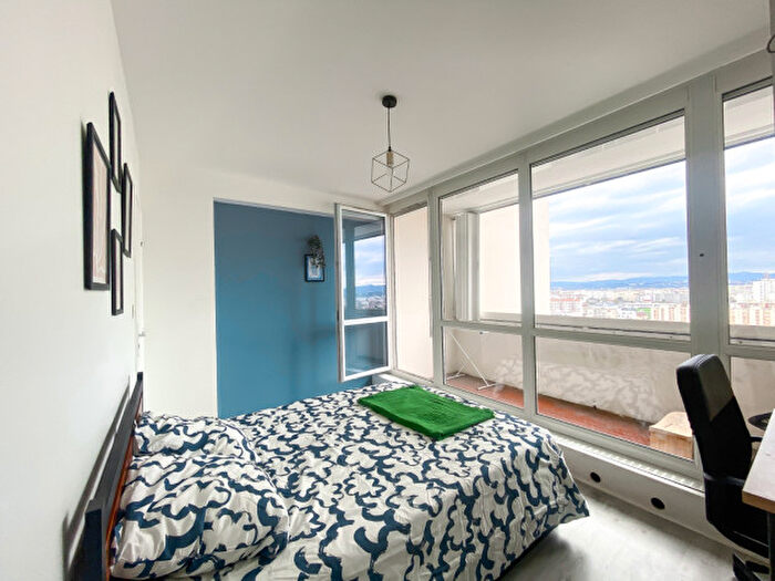 Appartement à louer - Villeurbanne, Cusset - 5 pièces - 4 chambres