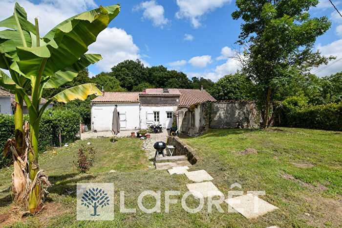 Saint-Dizant-du-Bois - Maison 4 pièces à louer