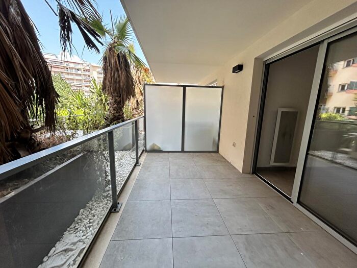 Appartement à vendre - Nice, Saint-Roch - 2 pièces - 1 chambre