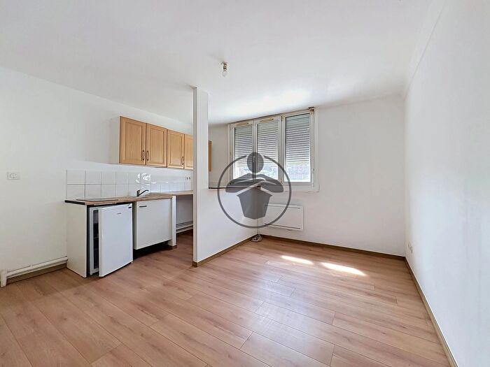 Saint-Quentin, Isle : Appartement 1 pièce à louer