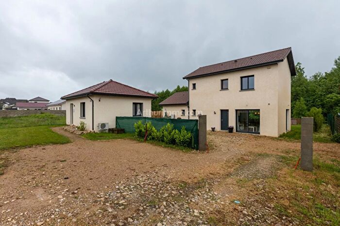 Maison 5 pièces à Vézeronce-Curtin, à vendre