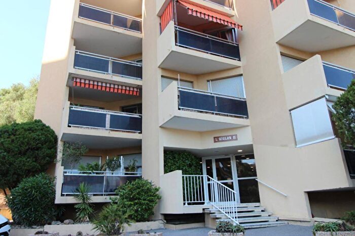 Centre Ville, Ajaccio - Appartement 3 pièces à louer