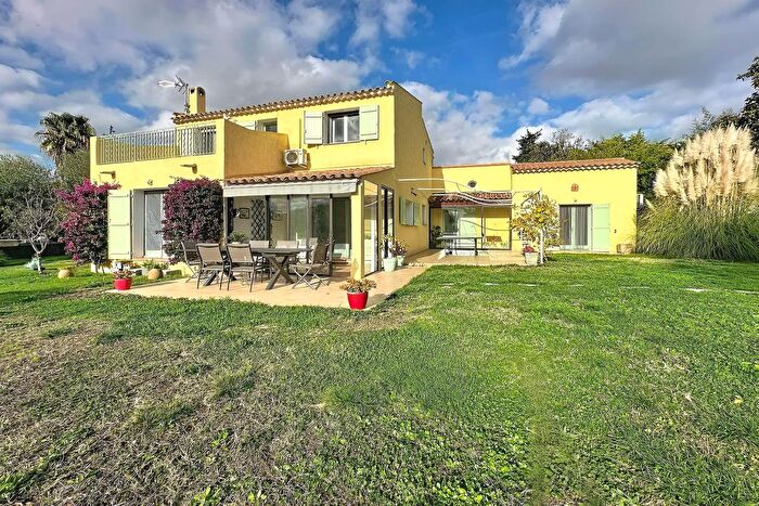 Maison à vendre - Vence, Sainte Elisabeth, Les Cayrons, Poutaouch - 5 pièces - 4 chambres