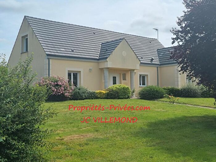 Maison 7 pièces à Les Bordes, à vendre