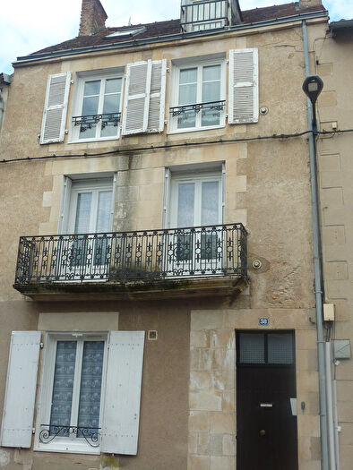 Maison à vendre - Montmorillon - 8 pièces - 4 chambres