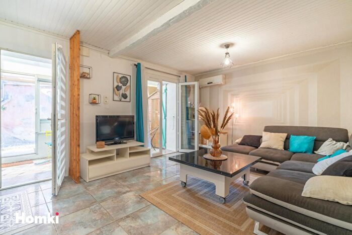 Maison à vendre - Marseille e , Saint-Marcel - 3 pièces - 2 chambres