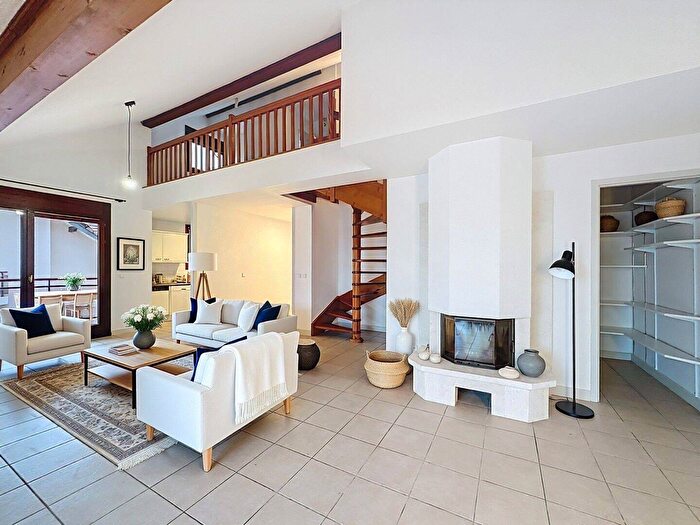 Appartement à louer - Publier - 5 pièces - 3 chambres