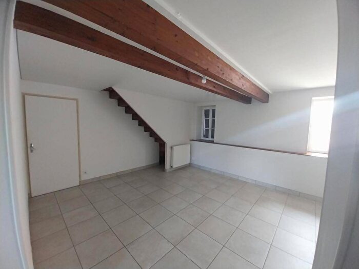 Appartement à louer - La Roche-en-Brenil - 5 pièces - 2 chambres