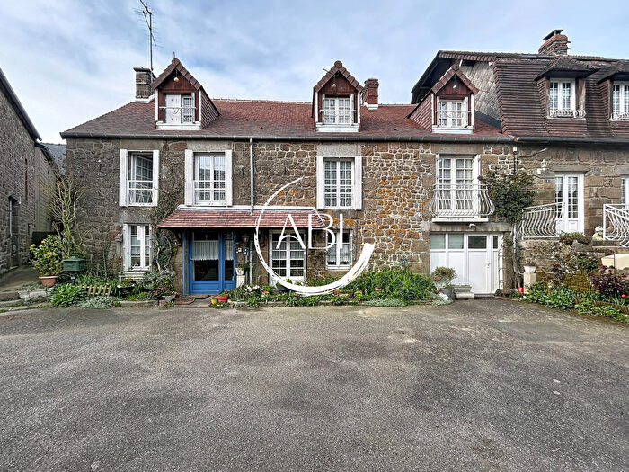 Maison à vendre - La Sauvagère - 9 pièces - 6 chambres