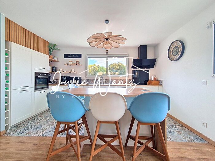 Maison à vendre - Cubnezais - 6 pièces - 4 chambres