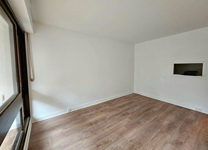 Appartement à louer - Porte Saint Antoine, Le Chesnay-Rocquencourt - 1 pièce