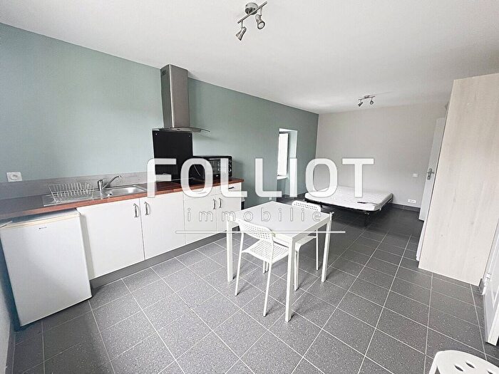 Rille-Saint Sulpice, Fougères : Appartement 1 pièce à louer