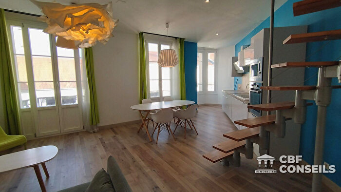 Appartement à vendre - Vichy, Vieux Vichy - 6 pièces - 4 chambres