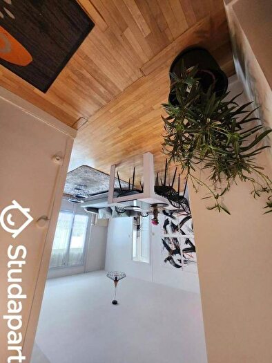 Appartement à louer - Jules Guesde, Troyes - 1 pièce - 4 chambres