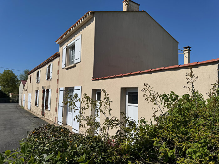 Maison à vendre - Aizenay - 7 pièces - 5 chambres