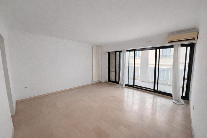 Appartement à vendre - Cannes, Centre-ville - 2 pièces - 1 chambre