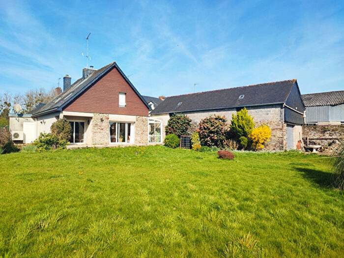 Maison à vendre - La Chèze - 7 pièces - 4 chambres