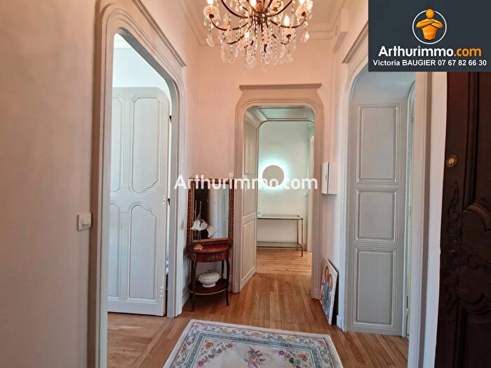 Appartement 4 pièces à Lons-le-Saunier, Centre-ville, à vendre