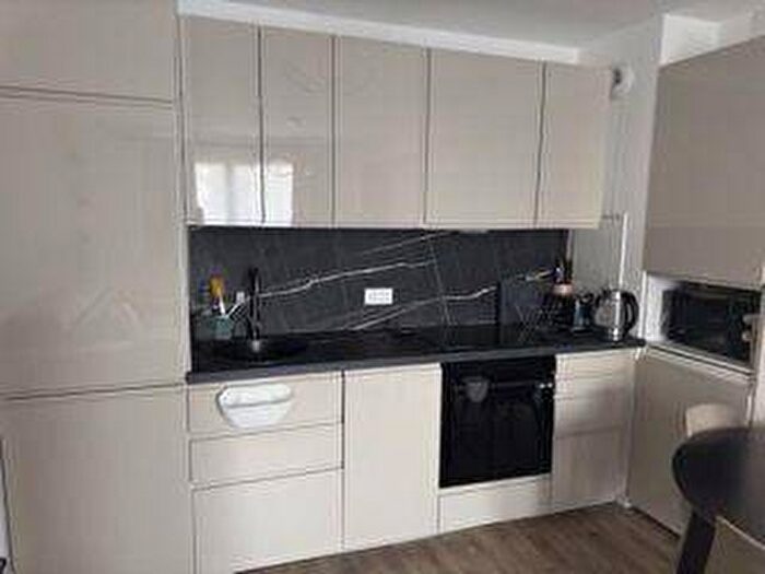 Appartement à louer - Rosny-sous-Bois - 3 pièces - 2 chambres