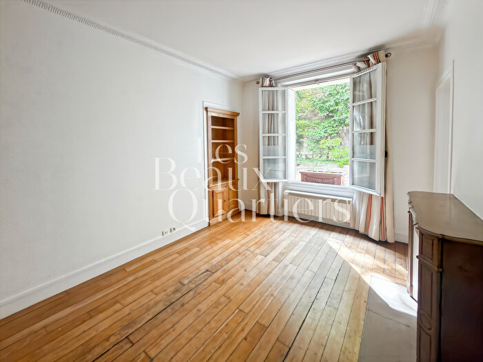 Paris 7ème, Champ de Mars : Appartement 3 pièces à vendre