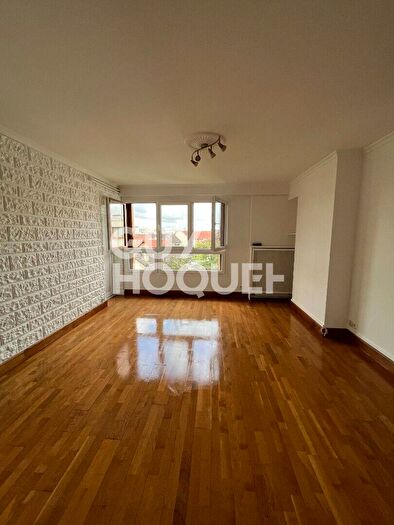 Appartement à louer - Sud-Bords de Marne-Gambetta-Aulnoy, Chelles - 3 pièces - 2 chambres