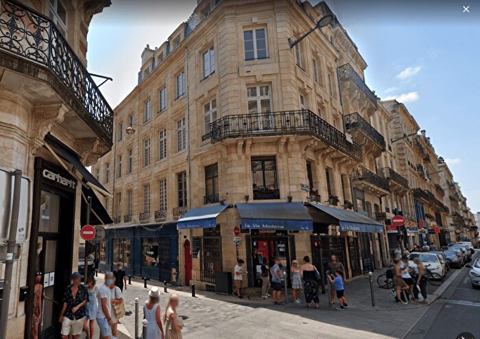 Appartement à louer - Bordeaux, Saint-Pierre - 3 pièces - 2 chambres