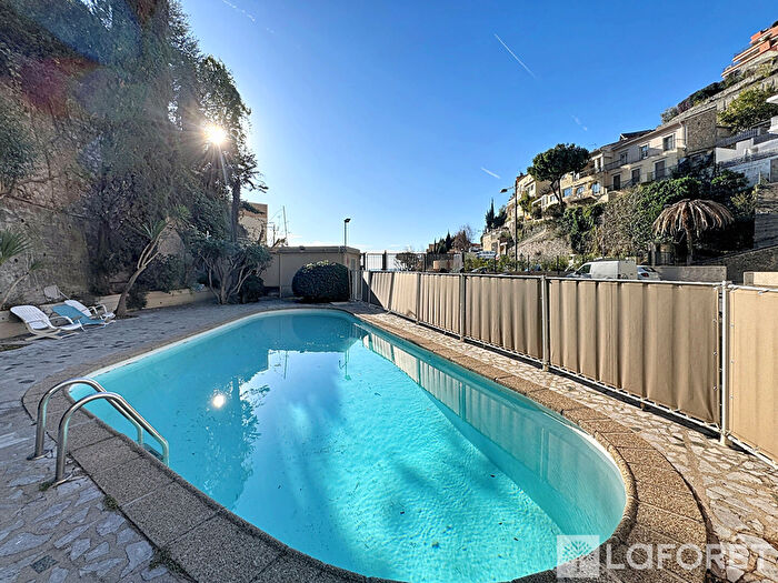 Appartement à louer - Roquebrune-Cap-Martin, Cabbé, Saint-Roman, Roquebrune - 2 pièces - 1 chambre