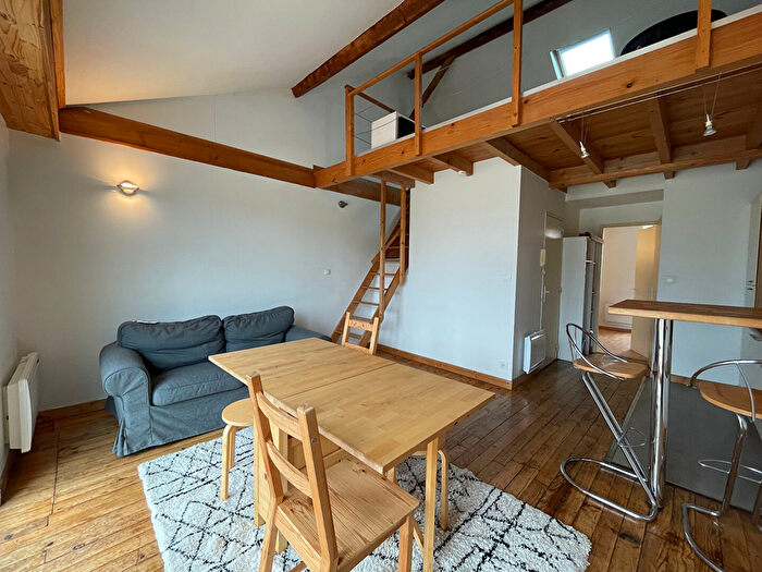 Appartement 2 pièces à Pau, Centre-ville, à louer