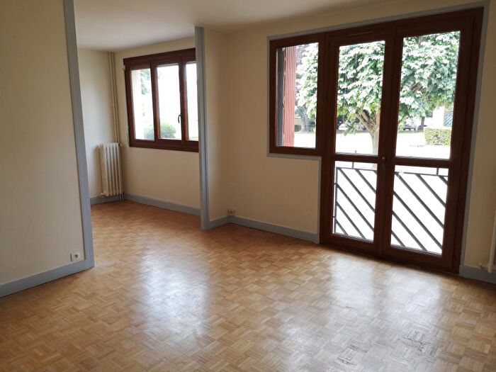 Appartement 4 pièces à vendre à Saint-Cyr-sur-Loire, République, Fosses Boissées, Hôtel de ville