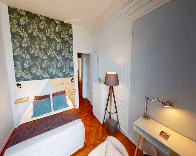 Appartement à louer - Pereire-Malesherbes, Paris ème arrondissement - 7 pièces - 7 chambres