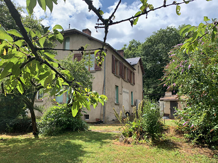 Maison à vendre - Saint-Gaultier - 7 pièces - 6 chambres