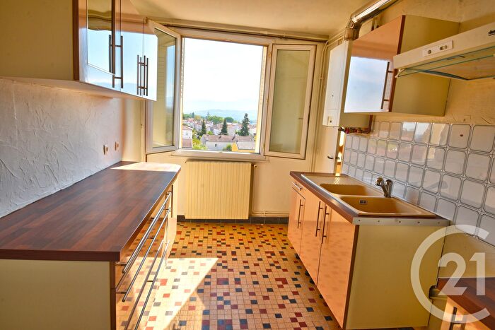 Appartement 4 pièces à Romans-sur-Isère, Plaisance, Jules Nadi, à louer