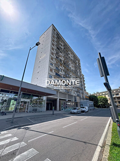 Appartement 4 pièces à Troyes, Gare, à vendre