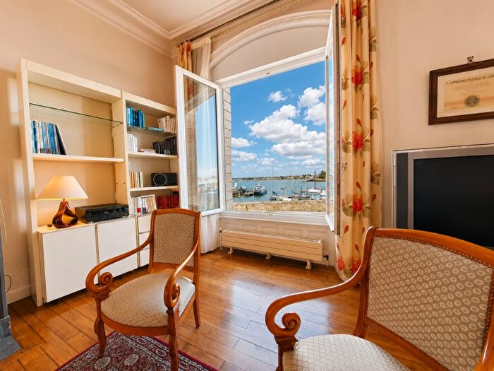 Port-Louis : Maison 8 pièces à vendre