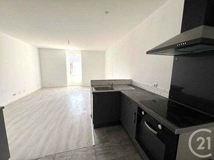 Arthès : Appartement 4 pièces à louer