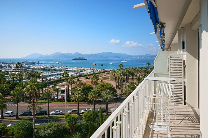Appartement à vendre - Cannes, Pointe Croisette - 4 pièces - 3 chambres