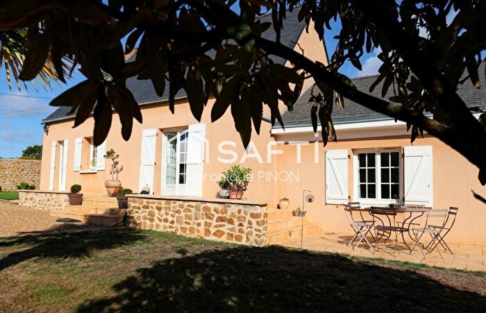Maison 7 pièces à Chemazé, à vendre