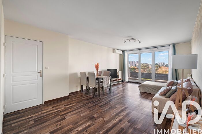 Appartement à vendre - Bron, Le Terraillon - 4 pièces - 3 chambres