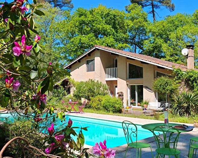 Maison à vendre - Mont-de-Marsan, Centre-ville - 7 pièces - 5 chambres