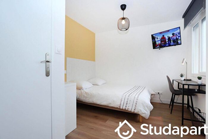 Appartement à louer - Les Hauts de Deville-Les Rouen, Déville-lès-Rouen - 1 pièce - 2 chambres