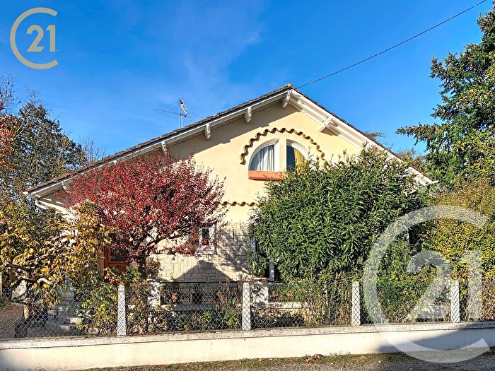 Maison à vendre - Montpon-Ménestérol - 6 pièces - 4 chambres