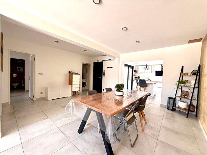 Maison 3 pièces à Saint-Mitre-les-Remparts, à vendre