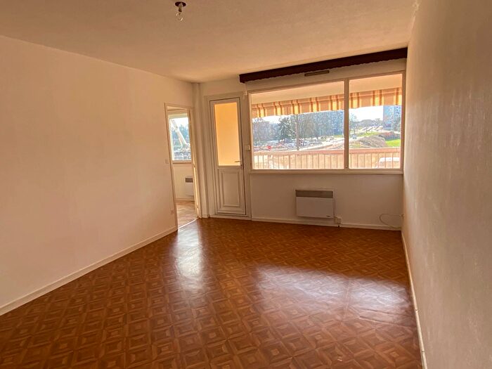 Appartement à louer - Montceau-les-Mines, Centre-ville - 3 pièces - 2 chambres